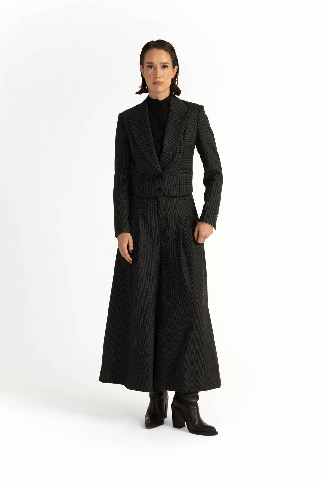 Barreiro Jacket - Short fitted jacket in black – FREY